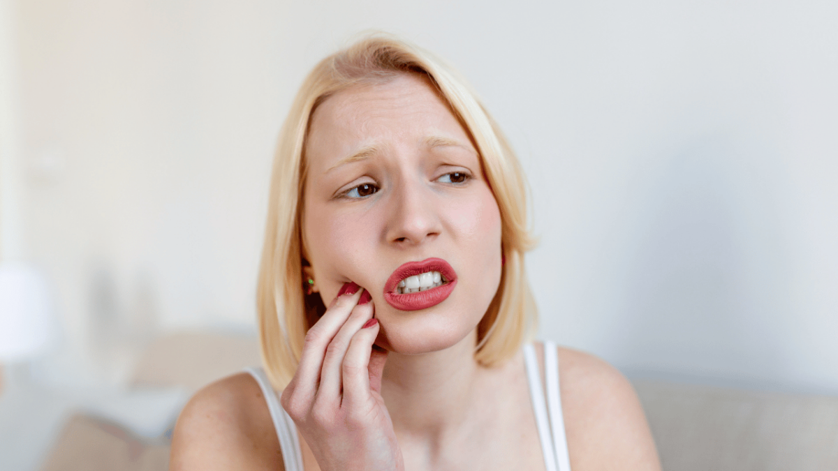 Saignement des gencives : comprendre les causes pour bien traiter