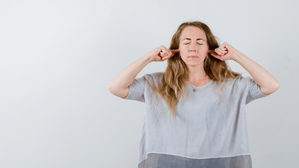 Sensation oreille bouchée, mais pas de bouchon : Causes et traitements